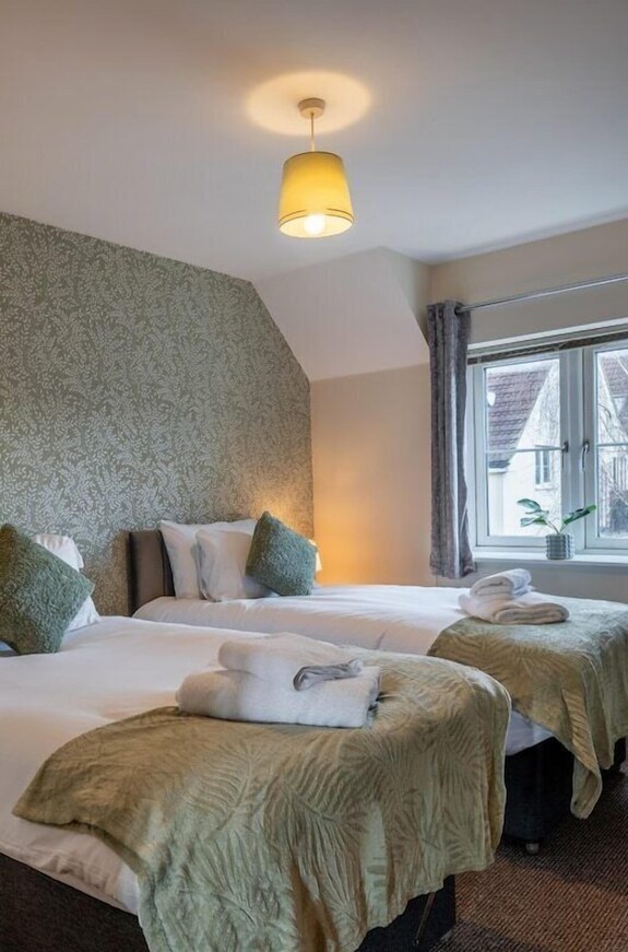 Towpath Gardens Apartment - Swindon