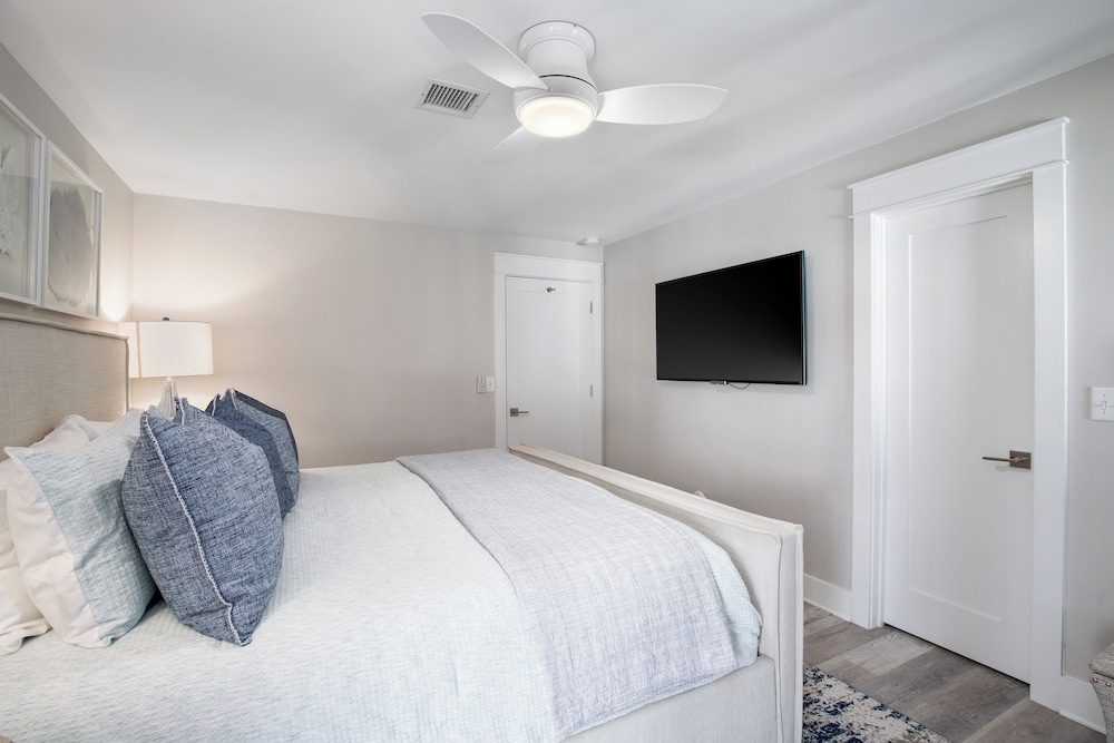 "Sunshine State of Mind" Beachfront Condo w/ Pool, Dune Allen, Private ...