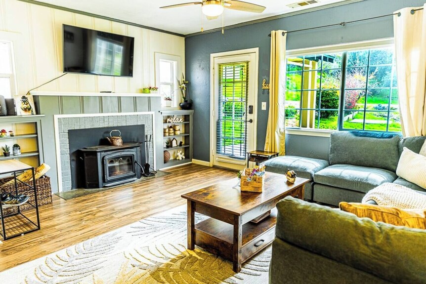 2b Hot Tub, 4 Mi Sequoia, Games - 三河