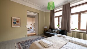 Apartamento Deluxe | 3 quartos, secretária, secretária adequada para computadores portáteis 