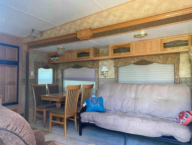 Queen And Twin Bed Trailer On Private Beach, Hammocks, Tiki Torches, Fishing - アイダホ州