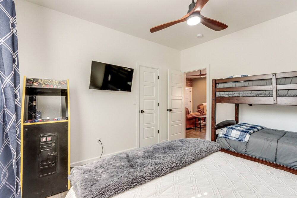 1/2 Mi to Grand Lake: Home w/ Furnished Deck! - Monkey Island | Vrbo