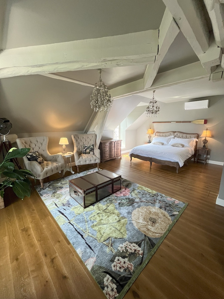 Luxurious 5-bed Winemaker's House Built In 1870 In Heart Of Meursault Burgundy - Meursault