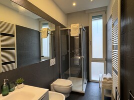 Estúdio Premium | Casa de banho | Artigos de higiene pessoal grátis, um secador de cabelo 