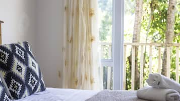 1 quarto, com decoração personalizada, com mobília individualizada
