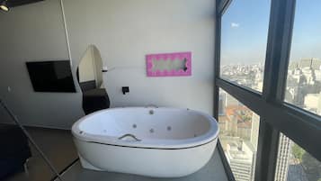 Quarto luxo | 1 quarto, Wi-Fi de cortesia