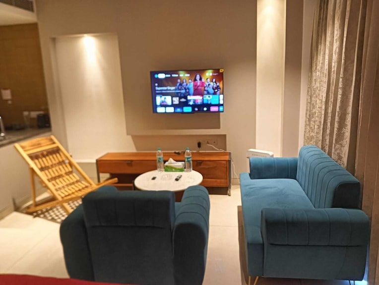 Skylux Heights : Your Perfect Vrbo Getaway\nprivacy, Convenience & Luxury Awaits - Delhi