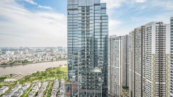 Apartamento Empresarial, 4 quartos, varanda, Vista para a cidade | Vista da varanda