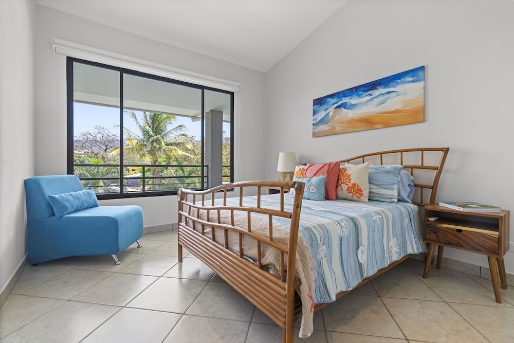 Walk to Beach - Beach Gear & Games - Community Pool & Grill - Gated ...