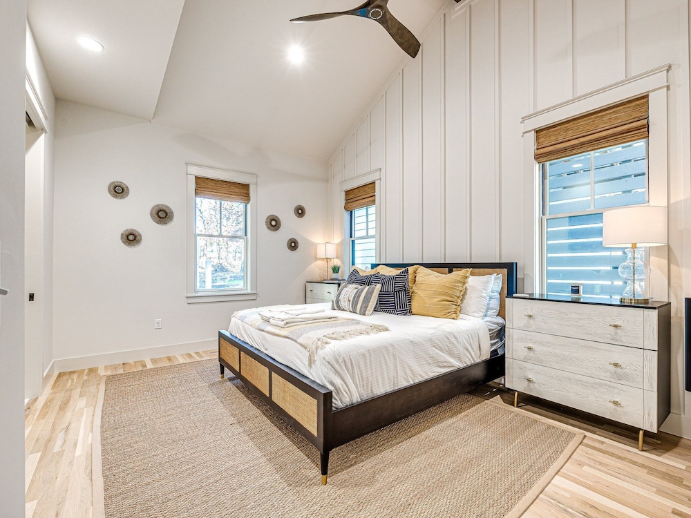 Carlton Landing-Ring The Bell - Carlton Landing | Vrbo