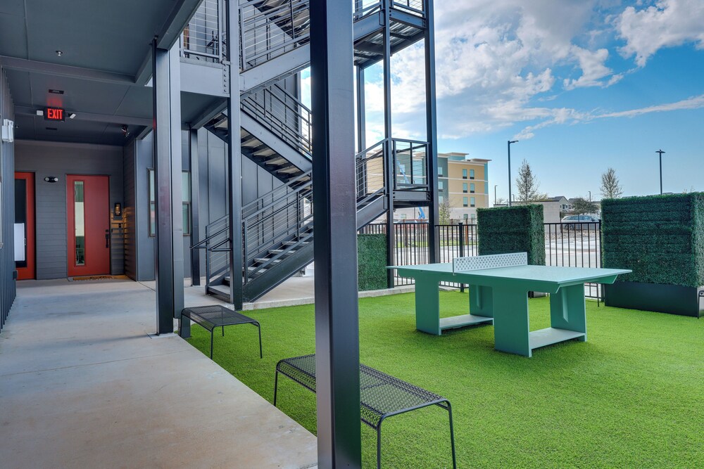 Pet-friendly New Braunfels Condo W/ Shared Pool! - Marion, TX