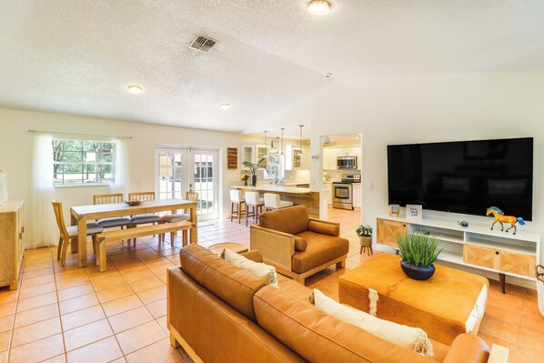 Casa (2 Bedrooms) | Interior