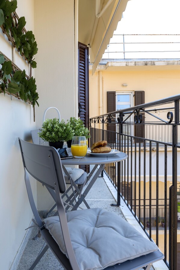 Apartamento básico | Sacada