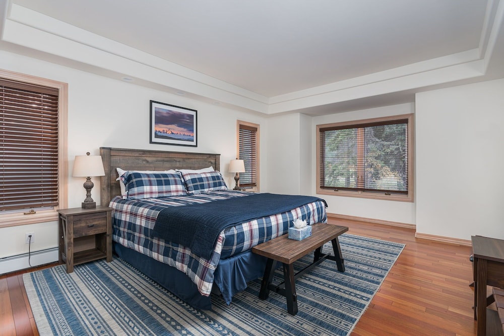 Luxury Golf Mountain Retreat Next To Ski Resorts And Beautiful Lake Tahoe - Lake Tahoe