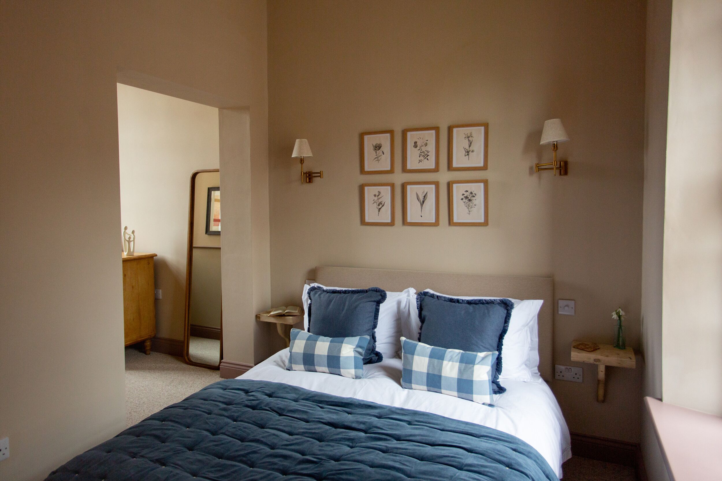 1 quarto, individualmente decorados, individualmente mobiliados