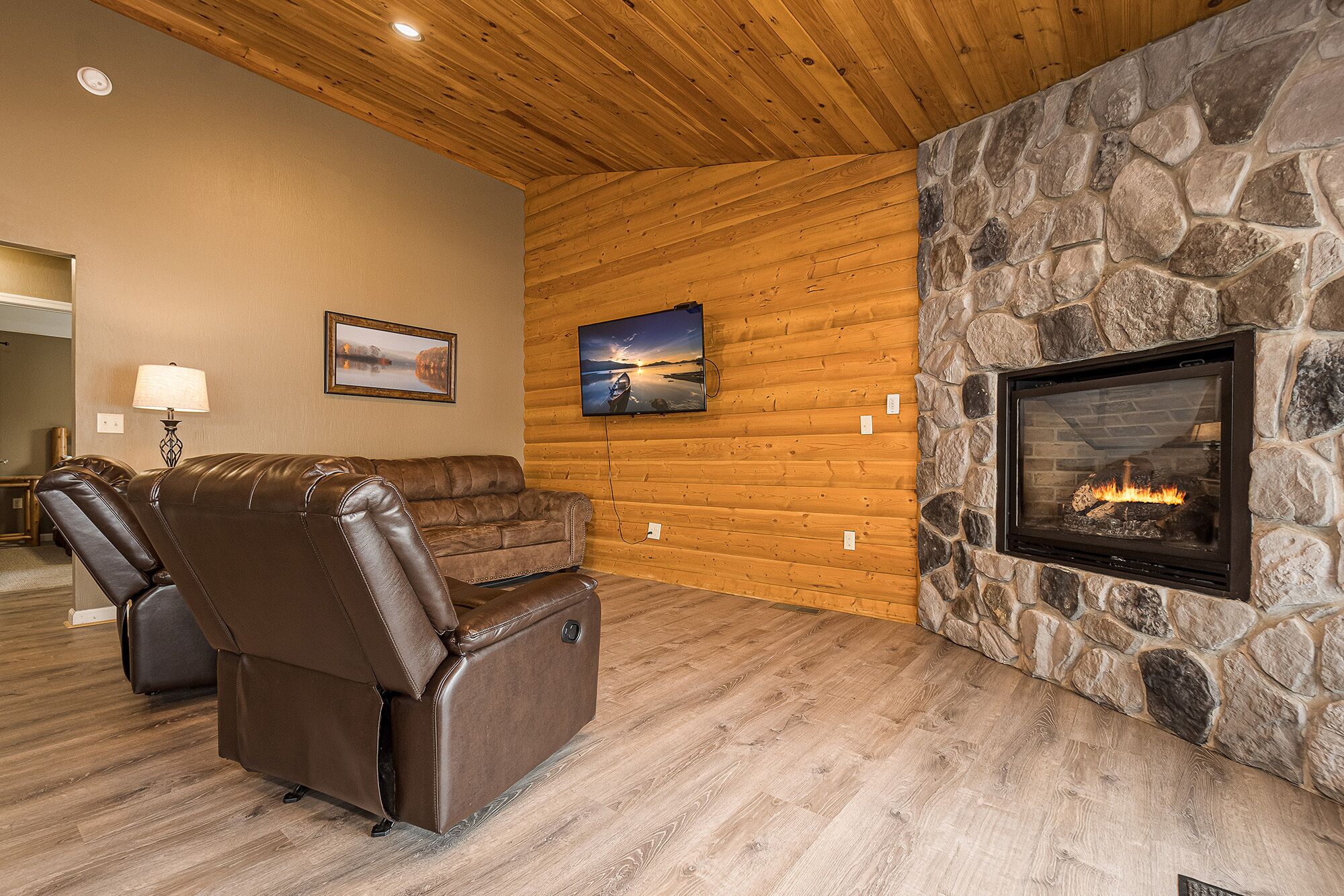 Lakefront Lakeview Cabin 5-hot Tub, Full Kitchen - Deep Creek Lake, MD