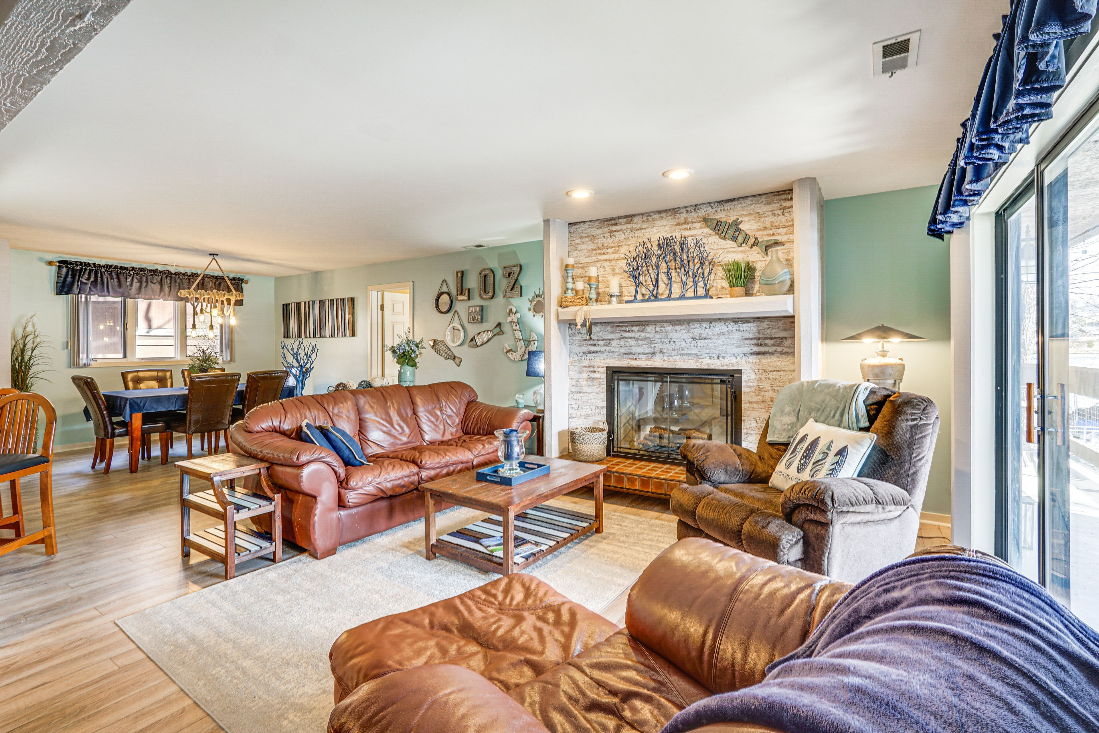 Lakefront Condo W/ Resort Amenities In Osage Beach - Osage Beach, MO