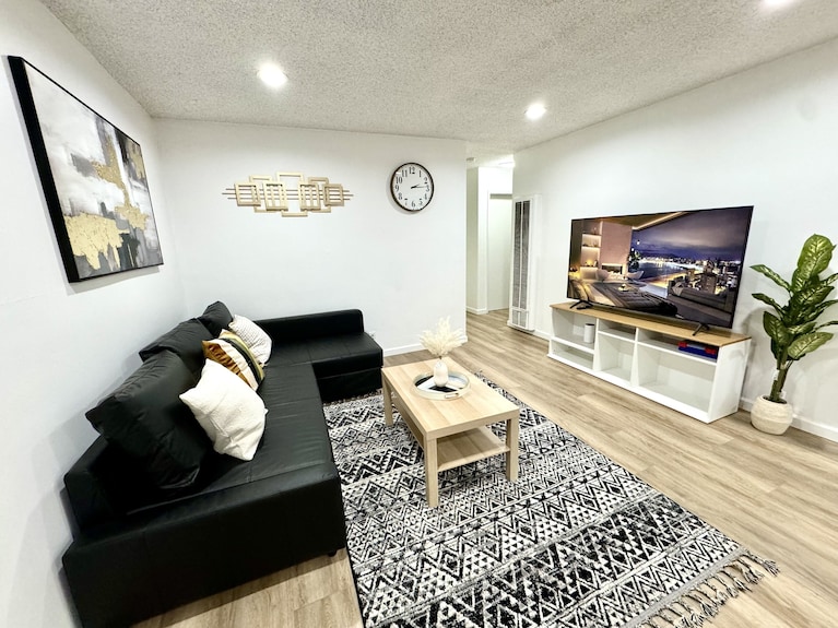 Charming House In Old Town Fullerton Near Disney & Knotts!! - Anaheim, CA