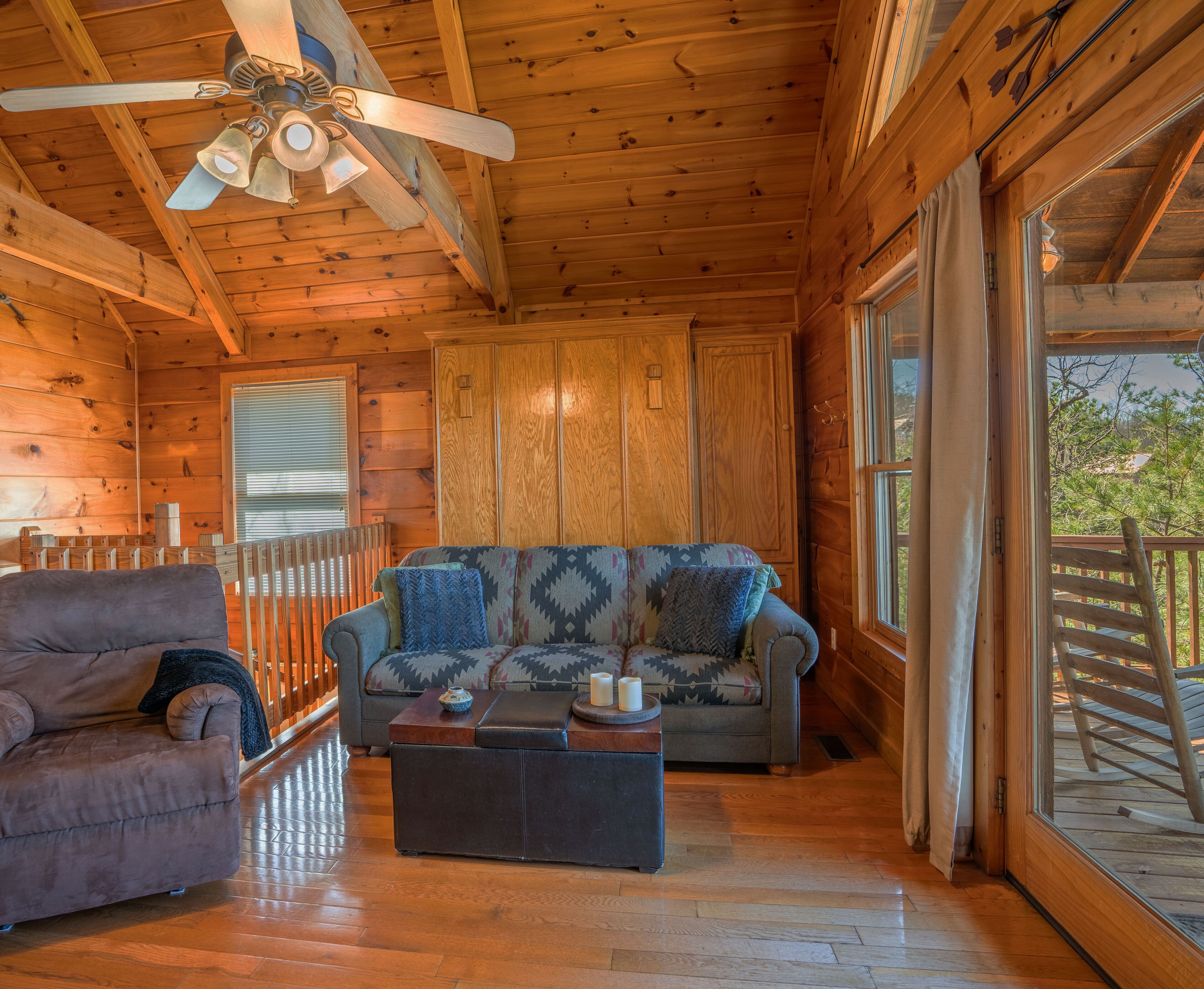 Mountain Life - Beautiful Mountain & Valley View - Hot Tub - Wifi - Wears Valley, TN