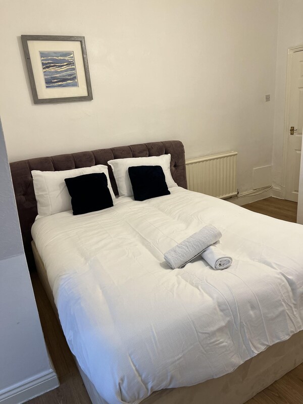 Leicester Aprt-sleeps3-db-tv-wifi - Leicester