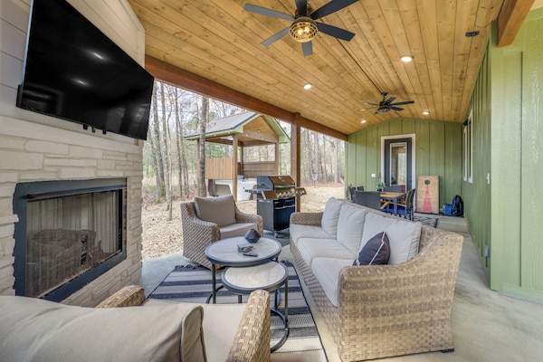 Chic Forest Hideaway In Broken Bow W/ Hot Tub - Broken Bow, OK