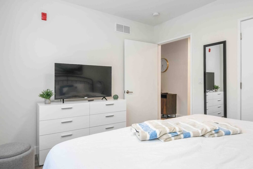 Glorious ! 1br King! Free Parking !30 Min To Nyc - New Jersey