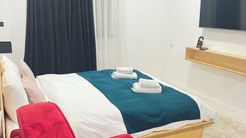 Quarto triplo superior | Escrivaninha, espaço de trabalho para notebook, Wi-Fi de cortesia