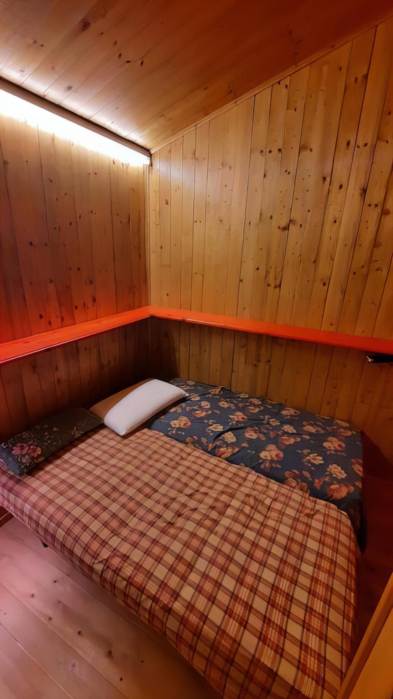 Cozy Apartment For Rest And Fun In Sella Nevea With Wi-fi. Space For 7 Persons. - Bovec