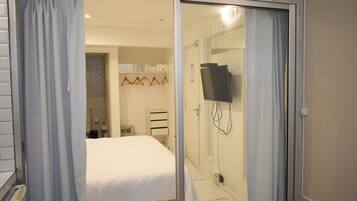 Apartamento Básico | 1 quarto, roupa de alta qualidade, edredões de penas, cofre no quarto