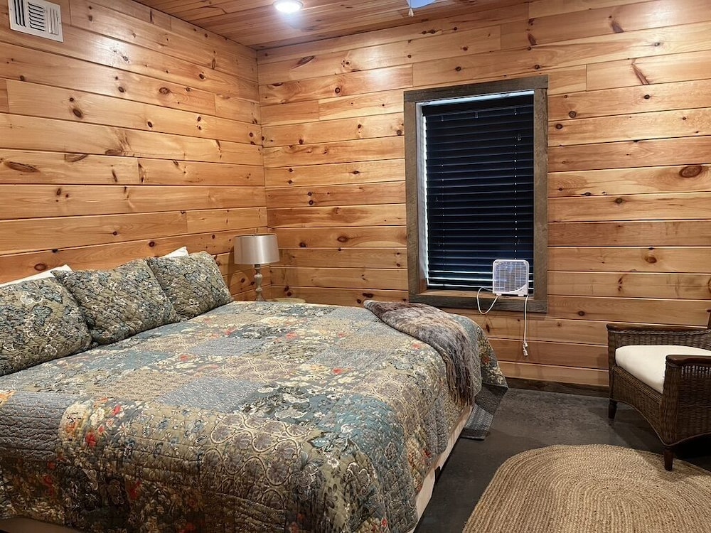 Charming Farmhouse With 7 Bedrooms And Wifi, Ac In Beautiful England. - Arkansas