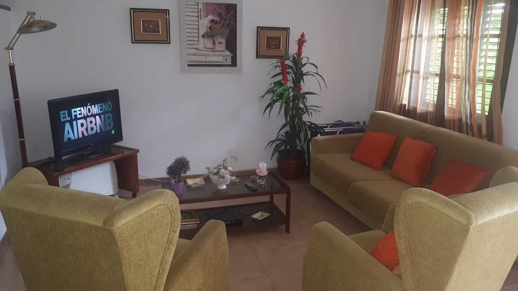 Casa De Vacaciones 'Villa Consuelo' Con Piscina Compartida, Terraza Privada Y Jardín Privado - Vilafortuny