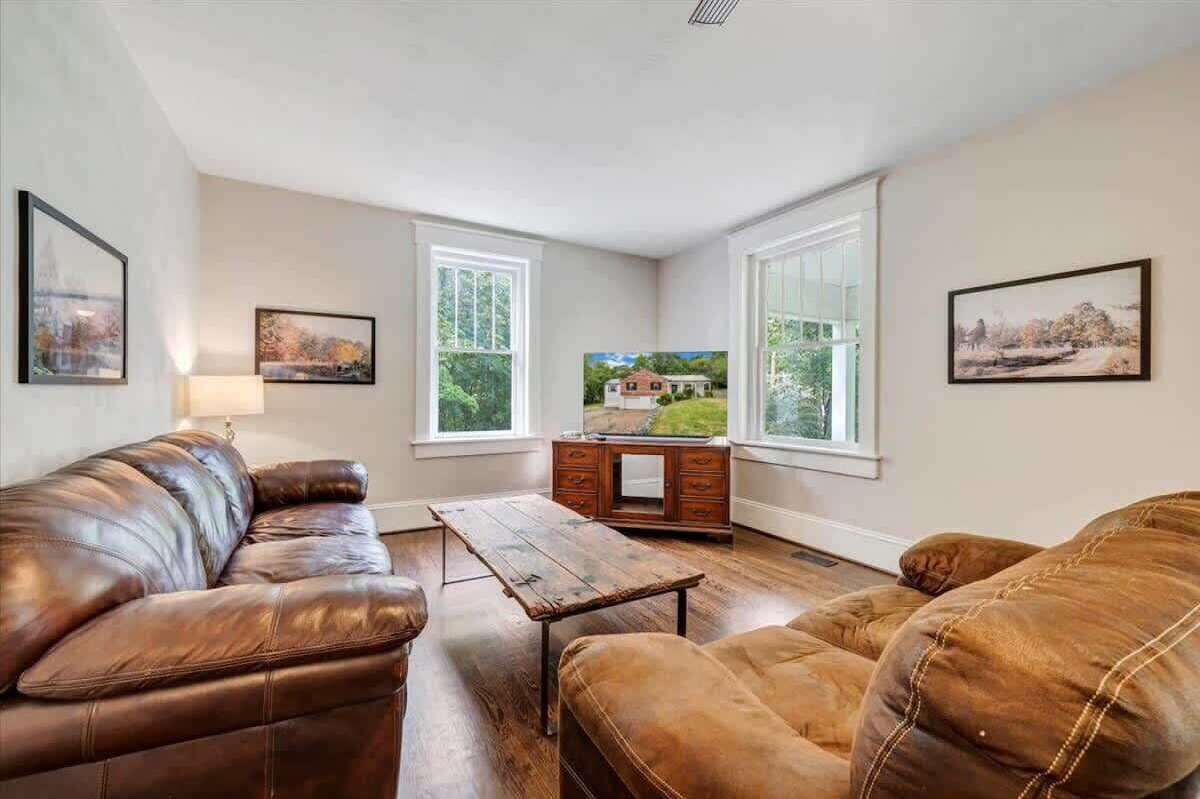 Historic Farmhouse|5 Acres|hot Tub| Parkway Access - Roanoke, VA