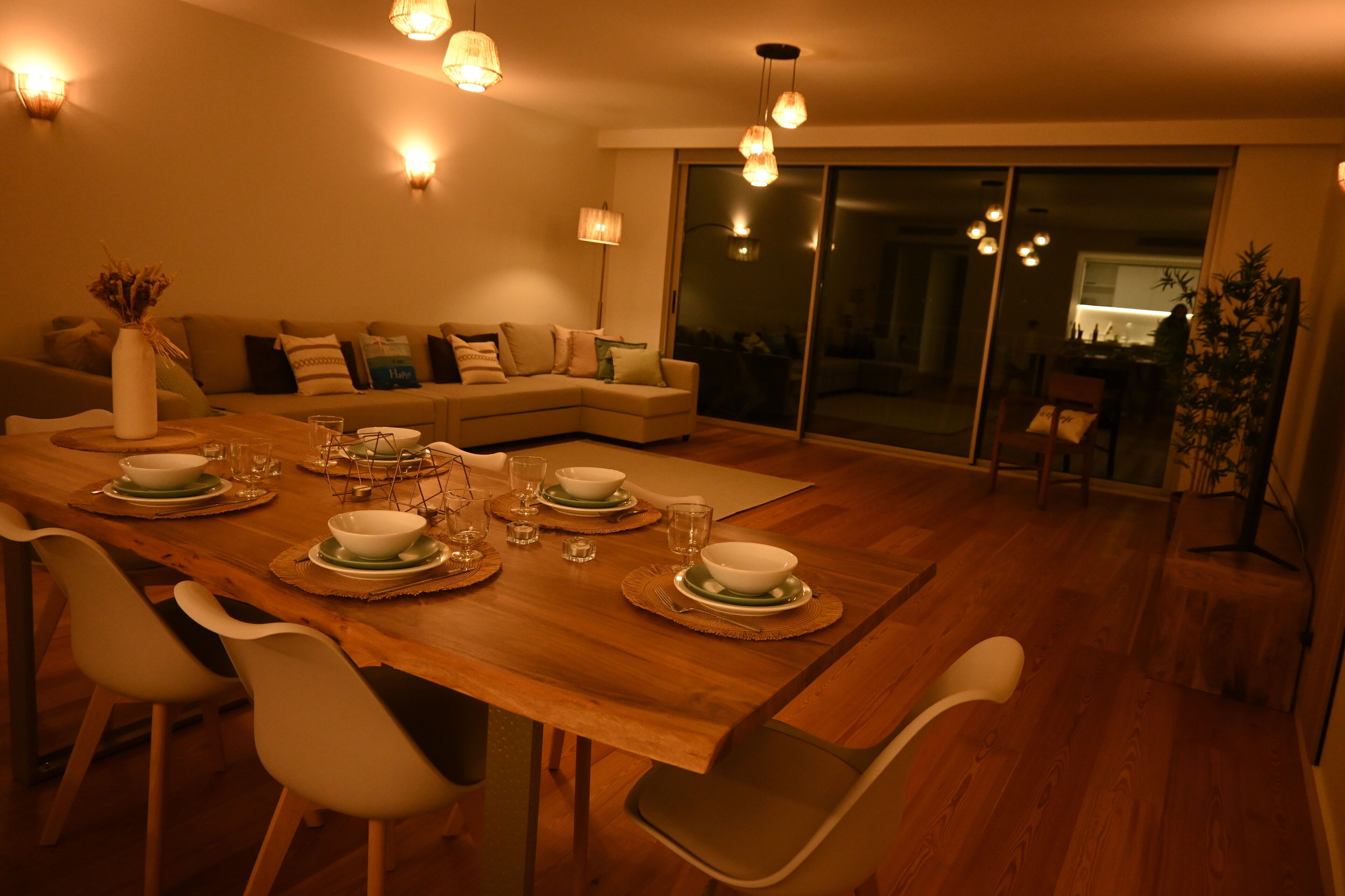 Luxury New, Beachfront Ocean View, 3-bedrooms! Gym, Heated Indoor Pool & Spa. - Porches