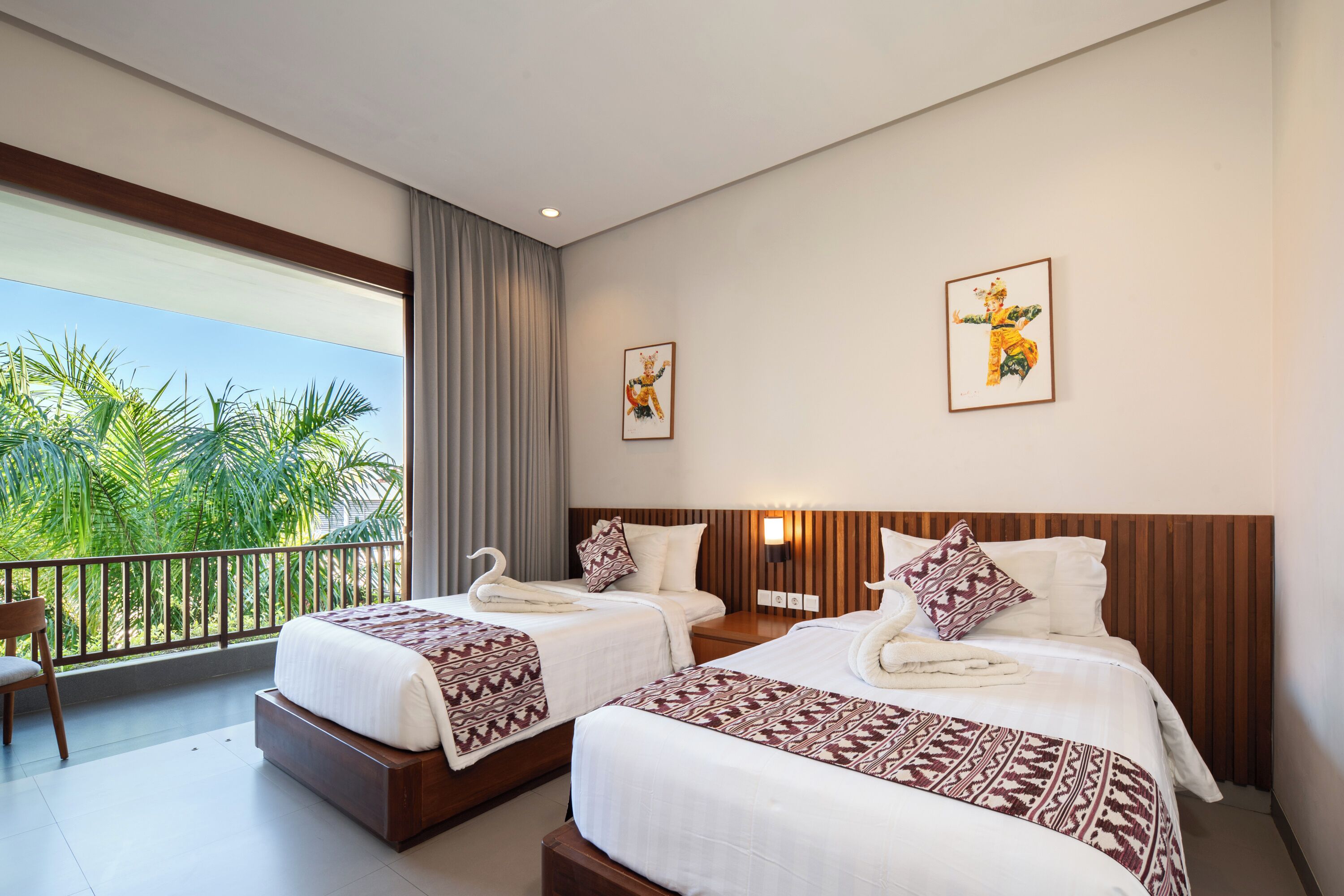 Quarto superior, 1 cama de casal | 1 quarto, cofres nos quartos, escrivaninha