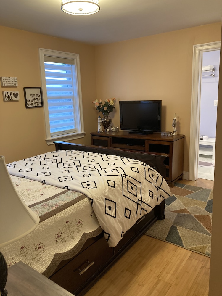 Beautiful 3rd Fl Apartment, Queen And Twin Bed, Central A/c,5min Drive To Beach. - Salisbury, MA