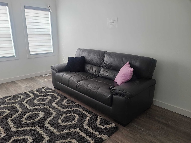 3 Bedrooms Apartment With 2.5 Washroom In A Quiet Area - Winnipeg