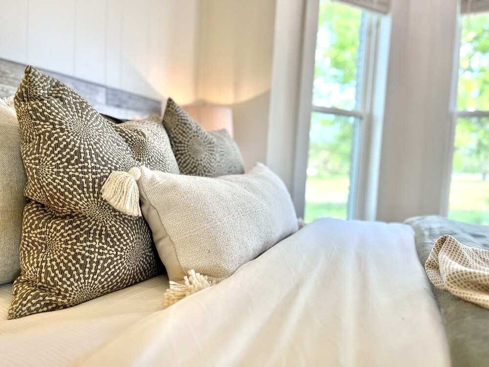 Bethel House at the base of Mt Nebo, stunning views! - Yell County | Vrbo