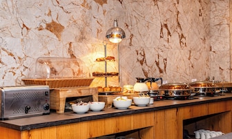 Buffet de pequeno-almoço