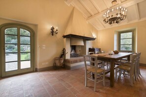 Vila luxo, piscina particular | Sala de jantar