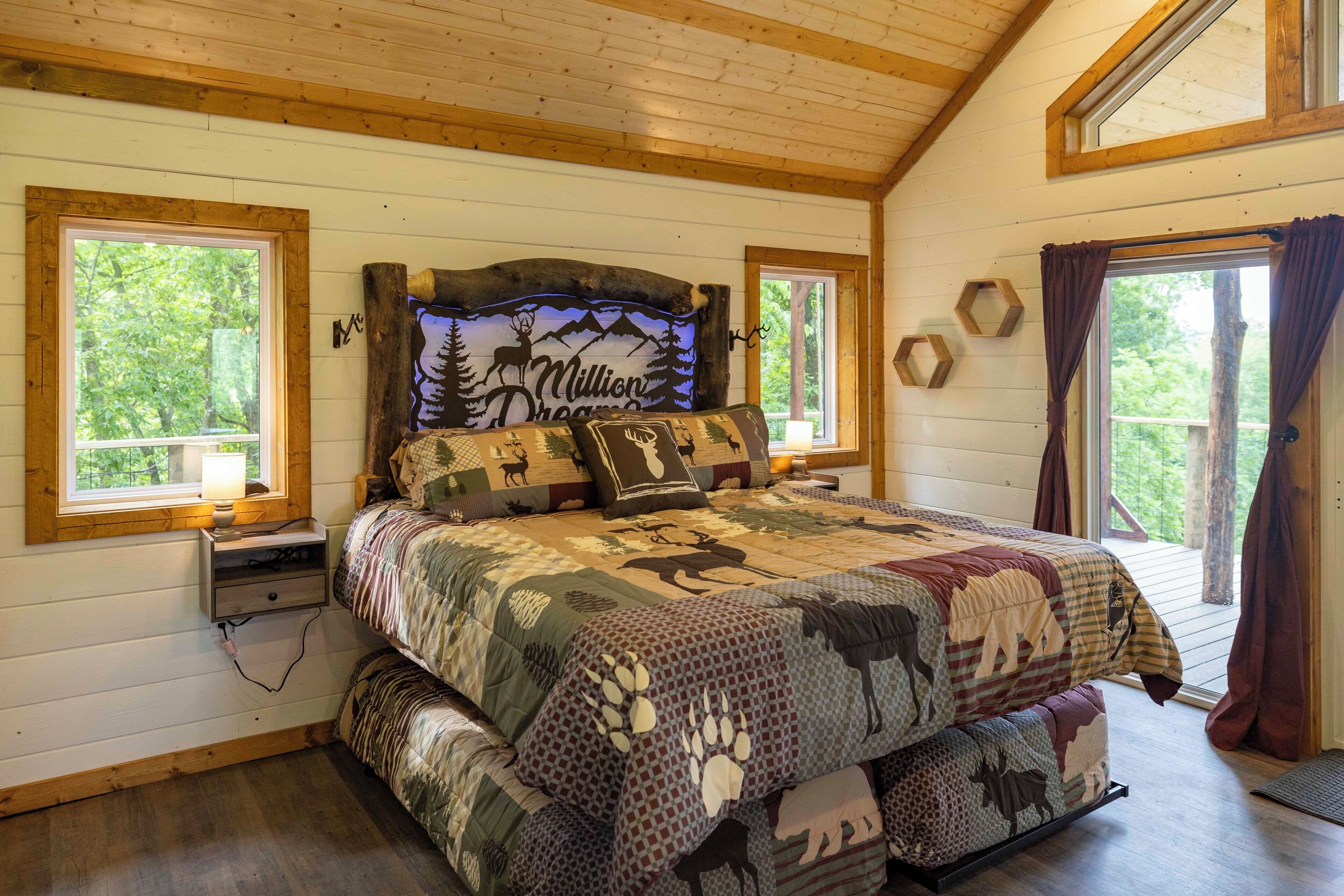 Treehouse Overlooking Oklahoma Scenic Waterway Flintcreek. - Kansas, OK