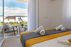 Cortinas blackout, ferros/tábuas de passar roupa, Wi-Fi de cortesia