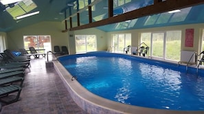 2 piscinas interiores 
