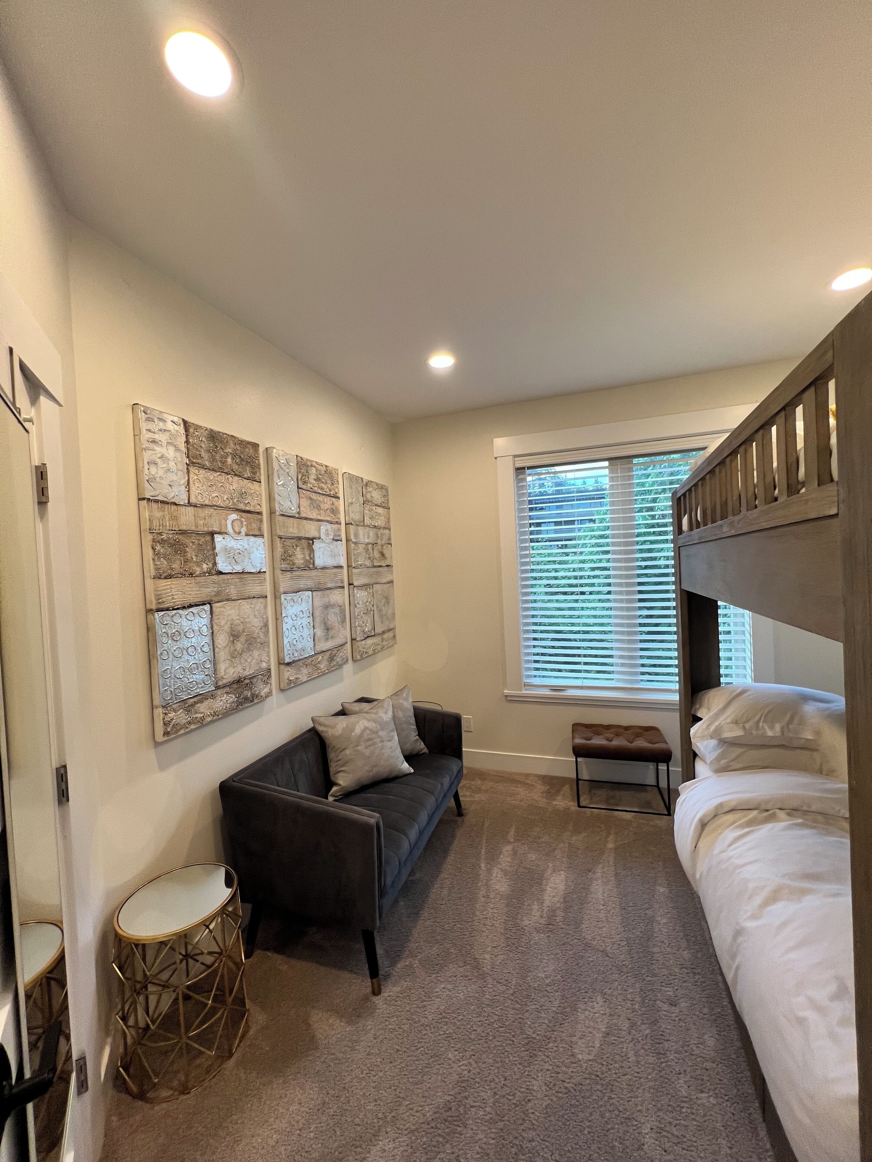 Gem On The North Hill With Breathtaking Rooftop Views & Jacuzzi - Federal Way, WA