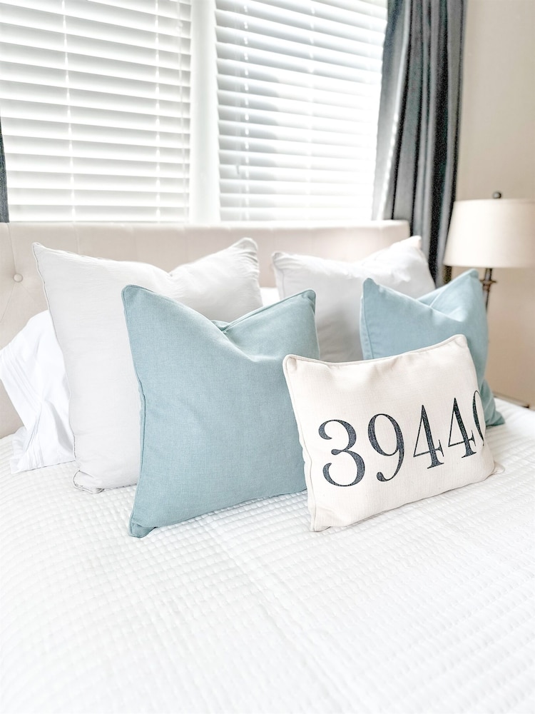 Kalmia Suite C - Centrally Located Downtown - Laurel