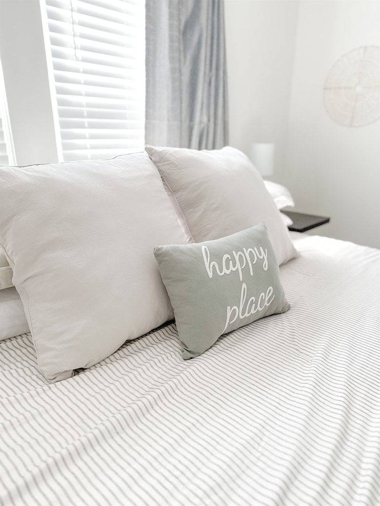 Kalmia Suite D - Downtown Historic District. - Laurel, MS