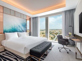 Suíte executiva, 1 cama King | Roupas de cama premium, frigobar, cofres nos quartos, cortinas blackout