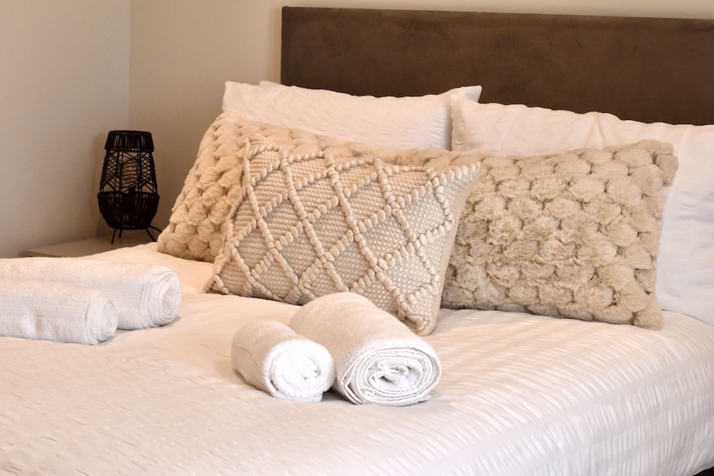 *Luxury Apartment 2min From City - Carlisle
