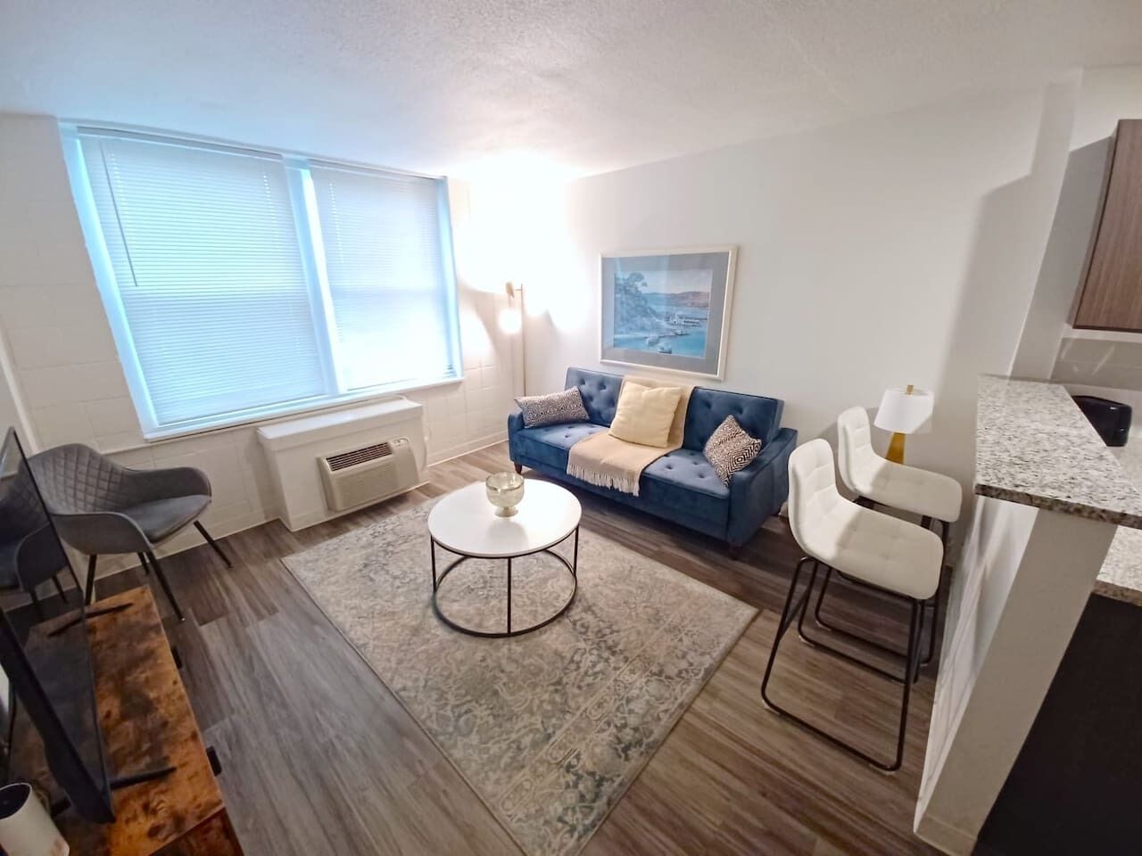 Sleepover | Vibrant 1bd/1ba + Gym - Cincinnati - Covington, KY