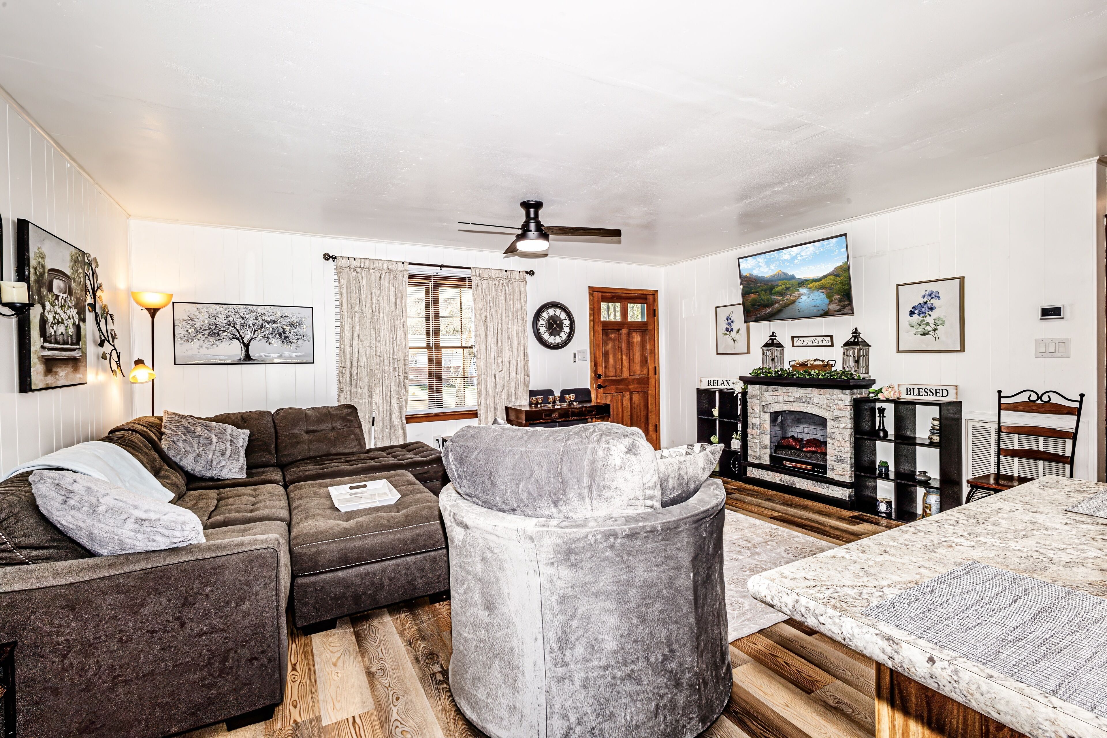 Private Riverfront Retreat Near Gsm National Park! - Bryson City, NC