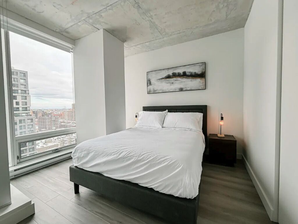 New Luxury Unit In Heart Of Mtl 905 | Metro Access - Quebec